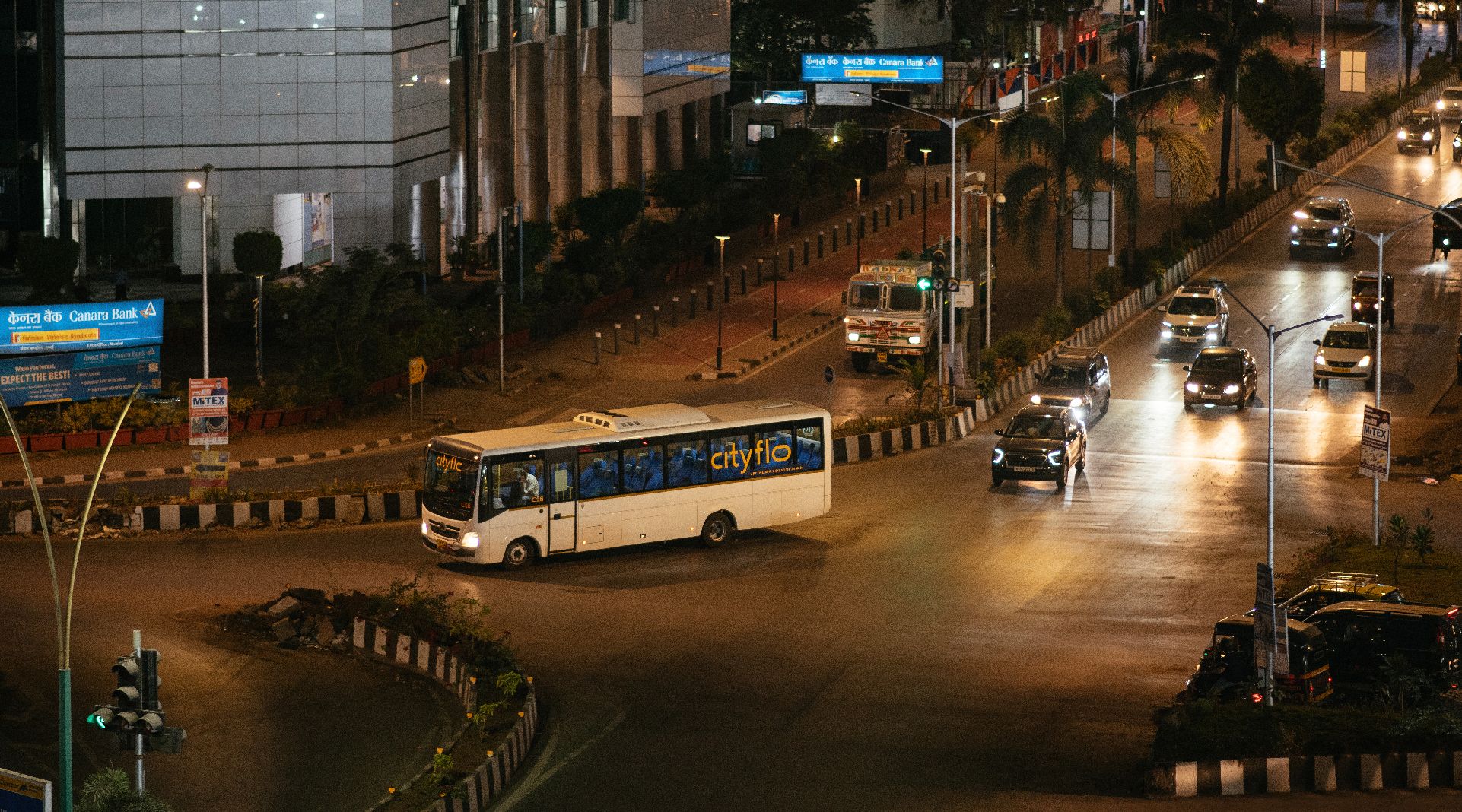 Route within BKC modified (for Western Suburbs routes)